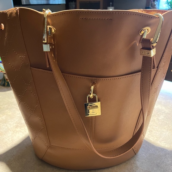 Steve Madden | Bags | Steve Madden Large Bucket Purse Butterscotch ...